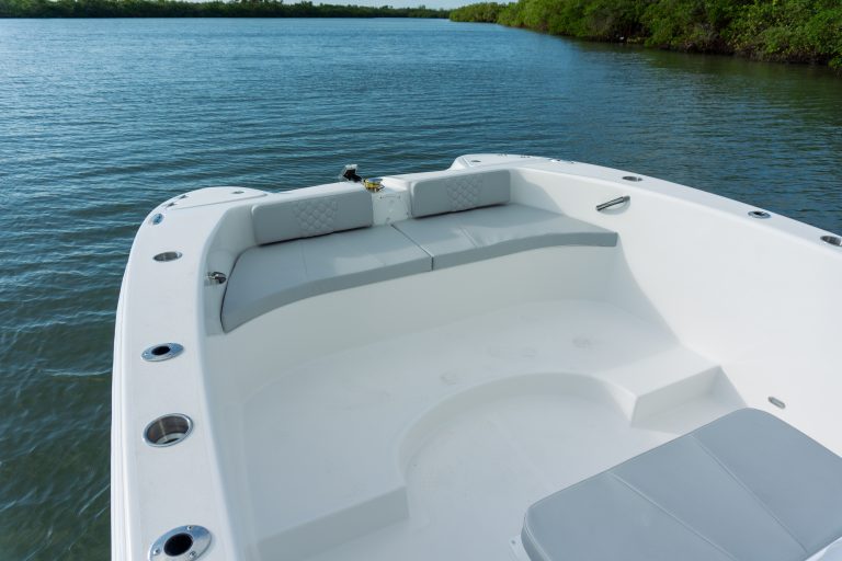 280 STX Center Console - TwinVee