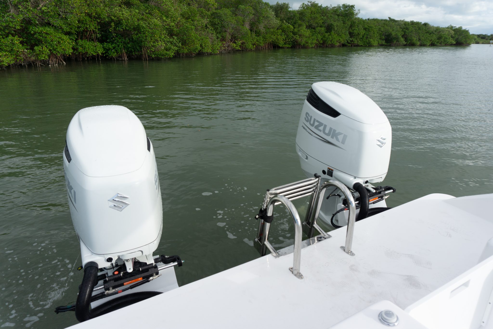 280 STX Center Console - Twin Vee