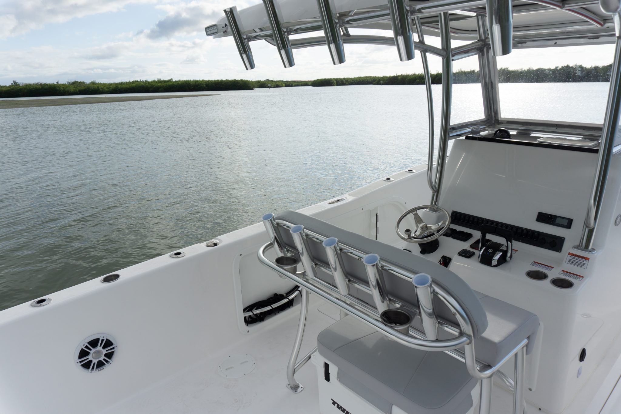 280 STX Center Console - Twin Vee