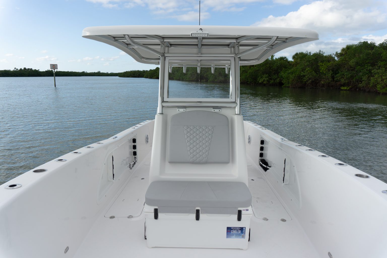 280 STX Center Console - Twin Vee