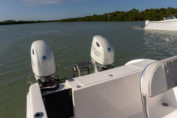 240 STX Center Console - Twin Vee