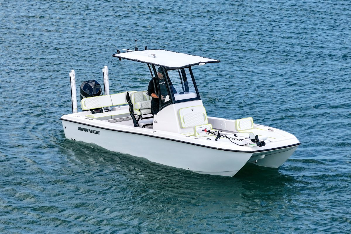 240 GFX Dual Console - Twin Vee